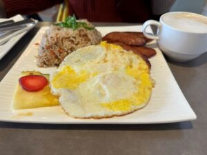 17 Best Breakfast Options in Honolulu Right Now
